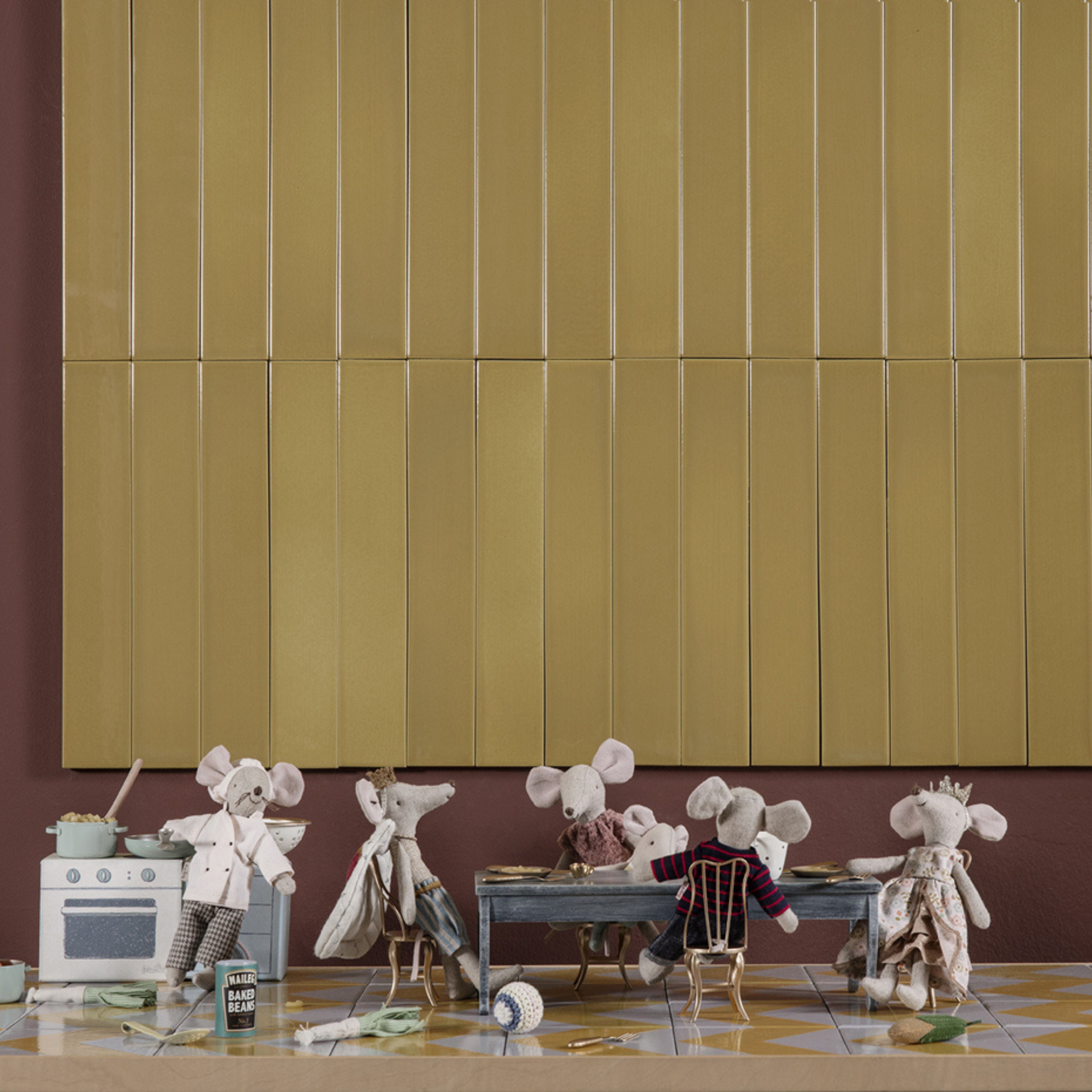 Official Maileg Royal Mice Collection – Mouse in a Box